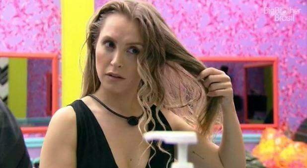 Bbb 21 Após Formação De Paredão Carla Diaz Reflete Sobre Relação Com